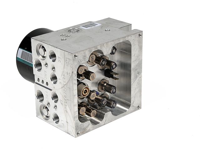 2009-2010 Chevrolet Silverado 2500 HD ABS Modulator Valve - AC Delco ...